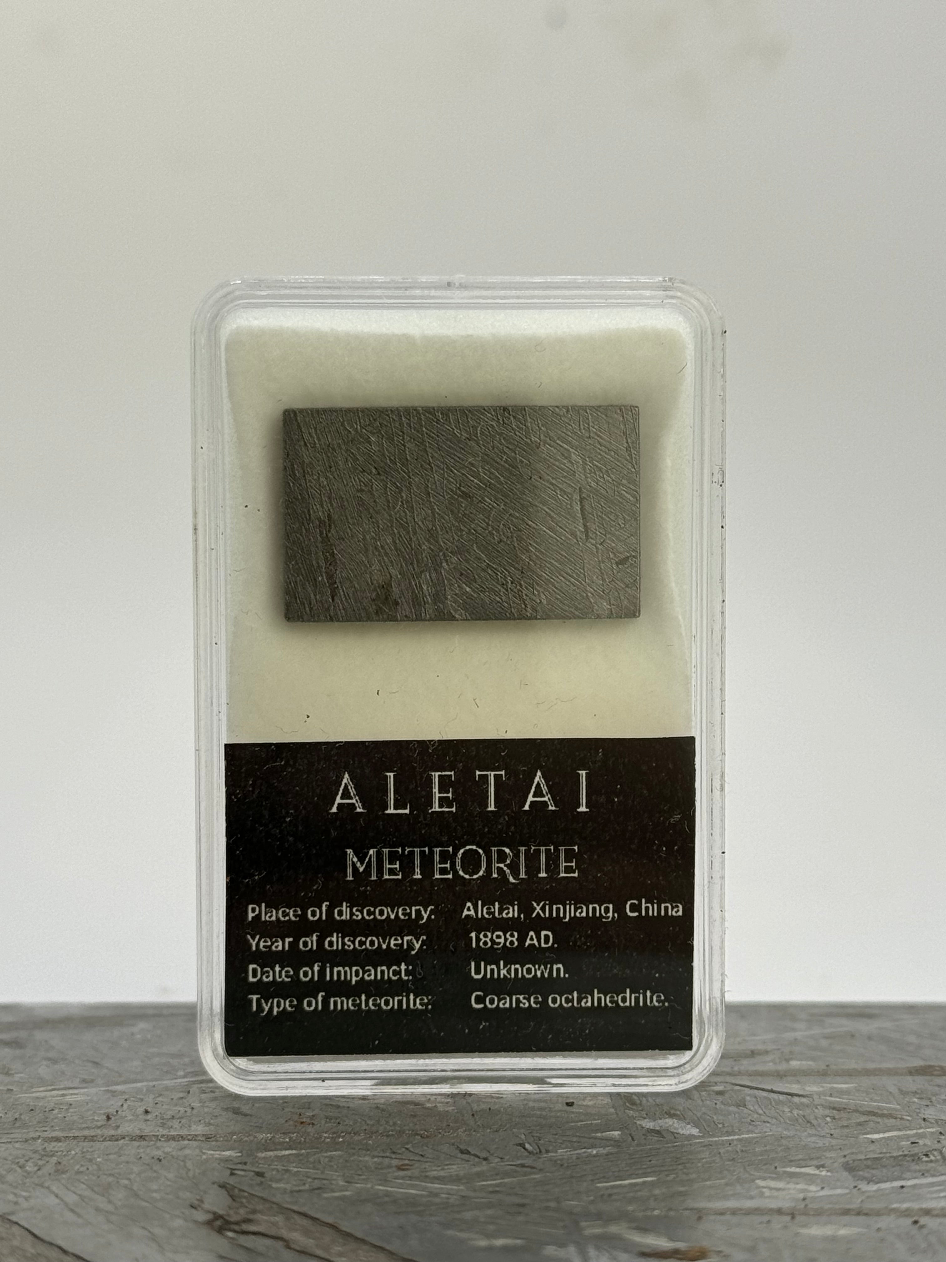 ALETAI METEORITE, GOBI DESERT, CHINA. DISPLAY BOX. 9 GRAMS.
