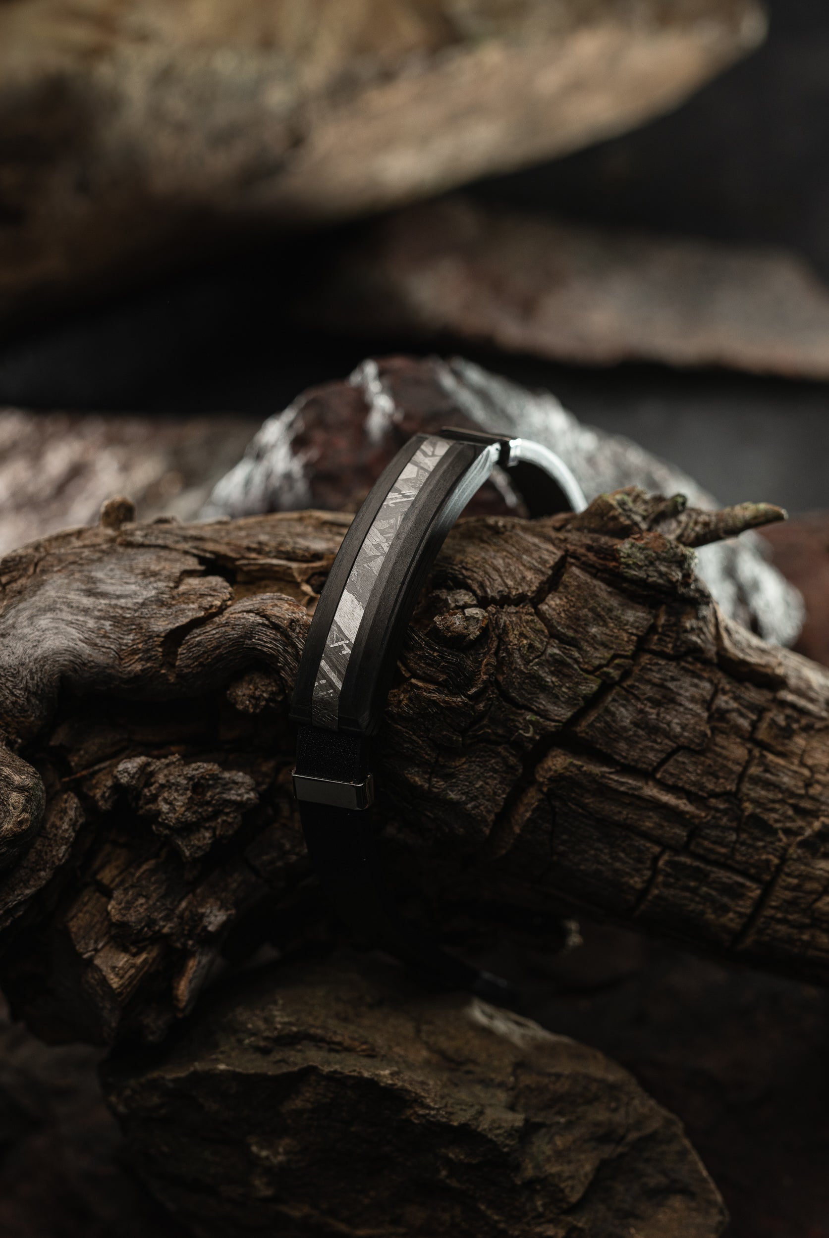 Muonionalusta Meteorite Bracelet with genuine Leather and Carbon Fiber ...